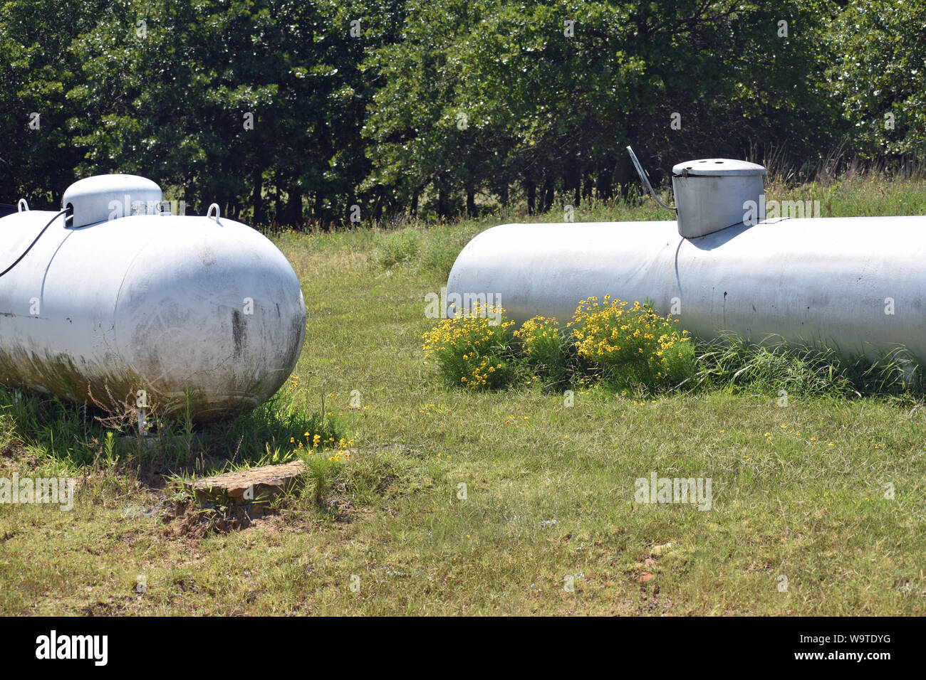 Residential propane tank hi-res stock photography and images - Alamy