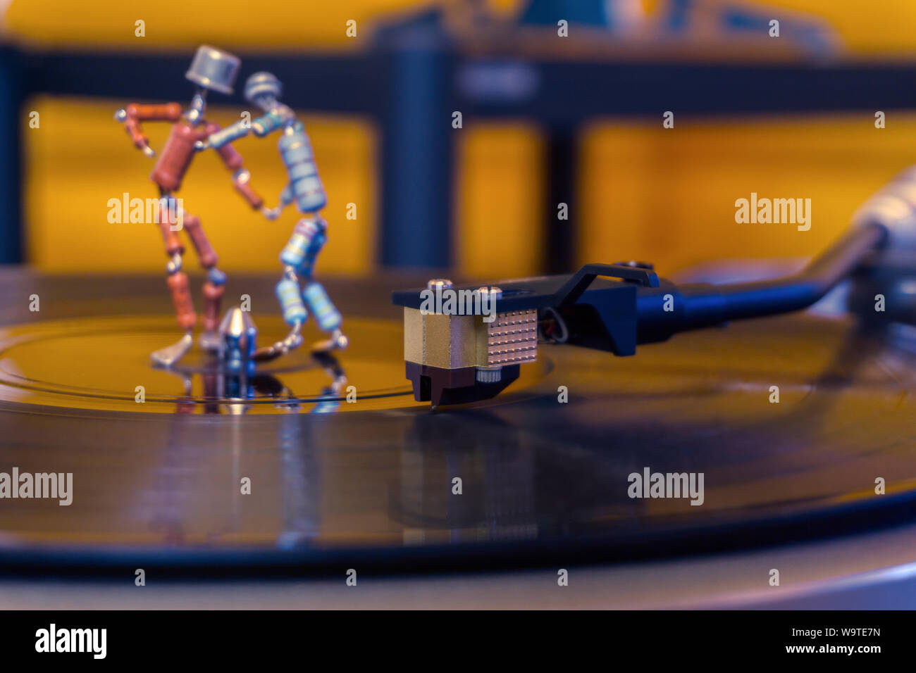 Rotating figures hi-res stock photography and images - Alamy