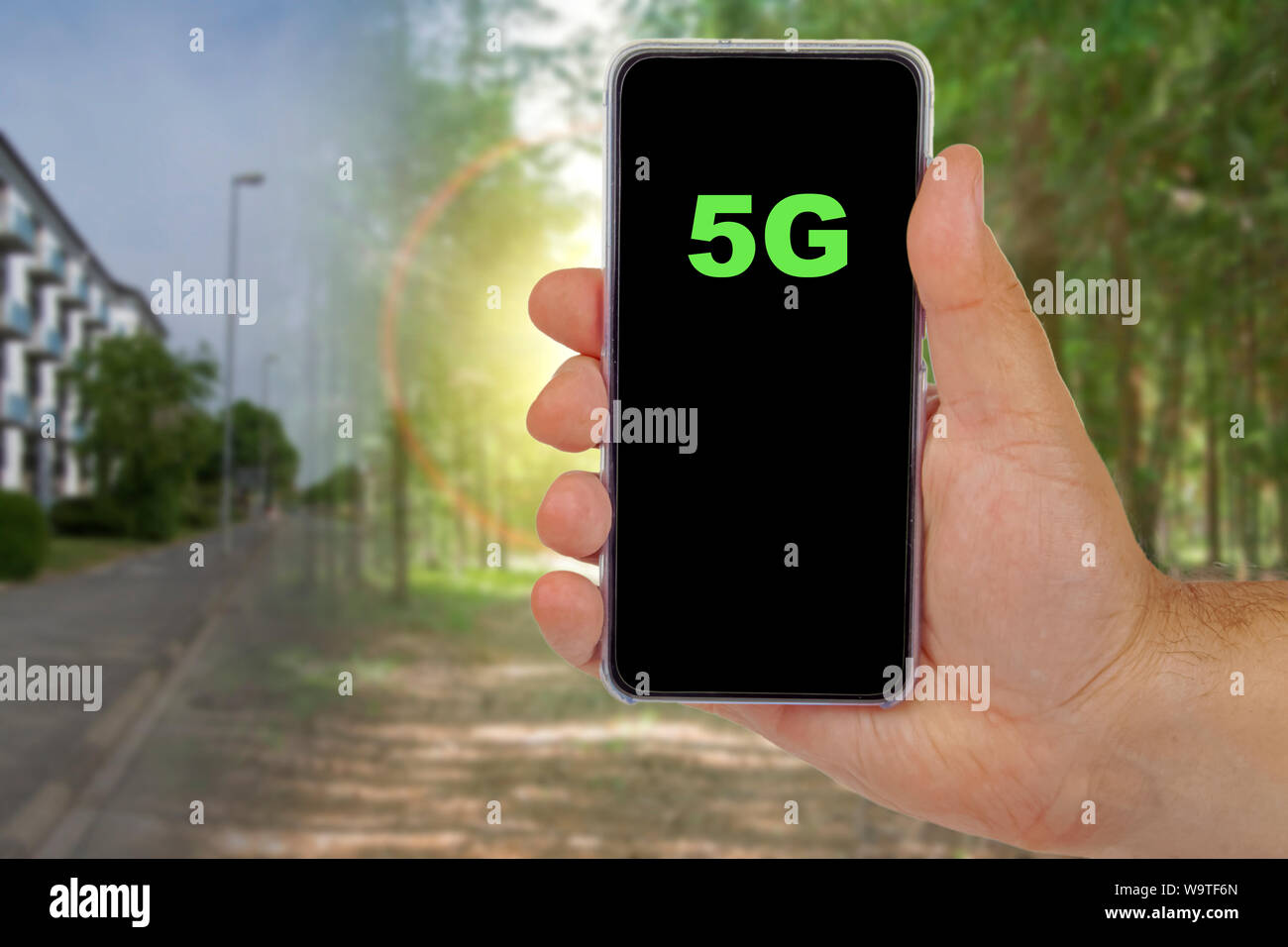 5g networking technologies hi-res stock photography and images - Alamy