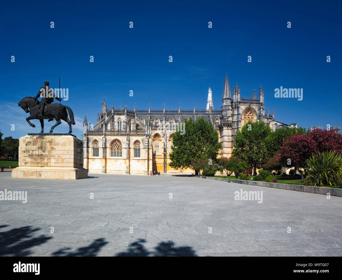 Batalha square hi-res stock photography and images - Alamy