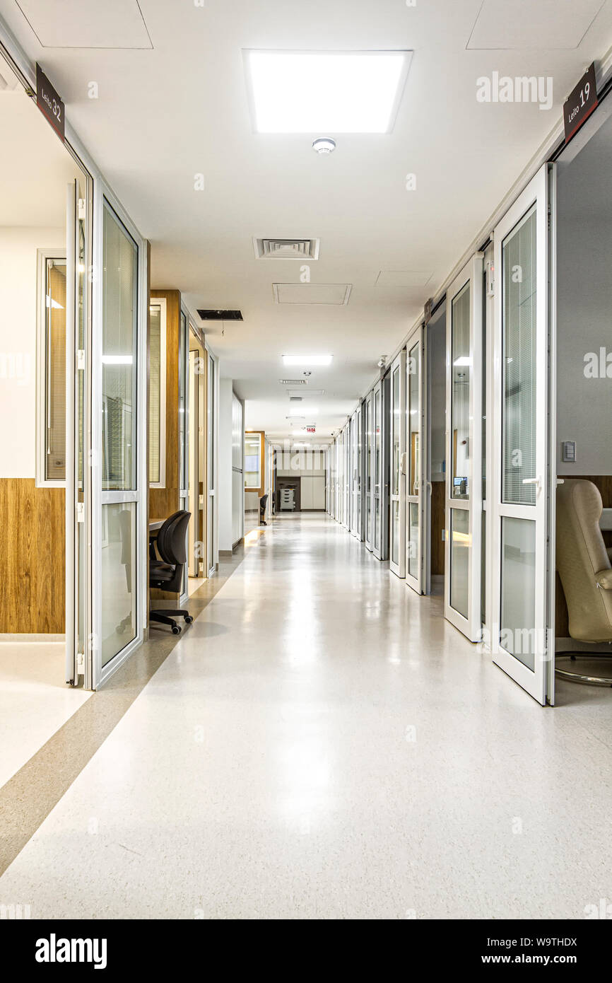 Hospital corridors hi-res stock photography and images - Alamy