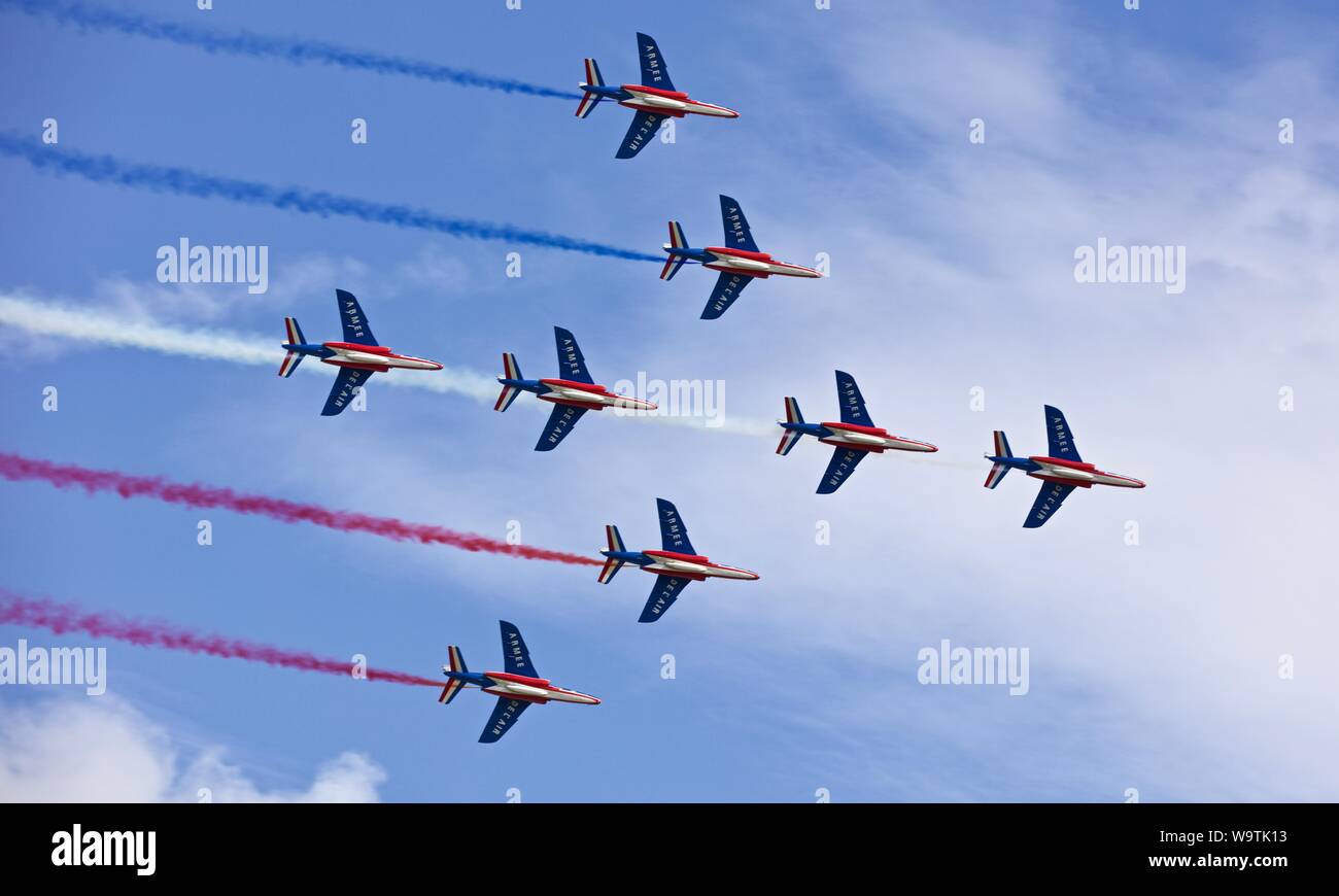 8 Alpha-jets from the French Air Force elite acrobatic flying team ...