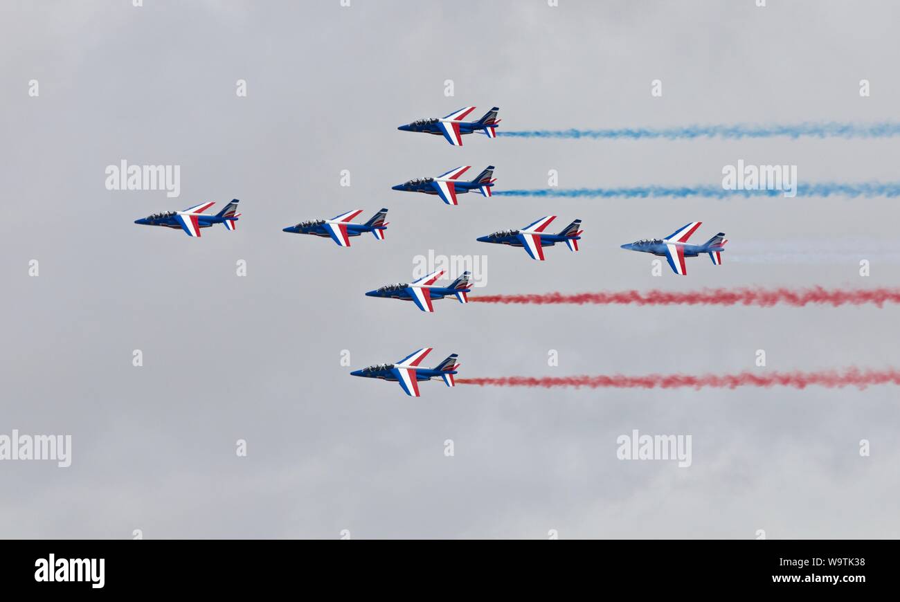 8 Alpha-jets from the French Air Force elite acrobatic flying team ...