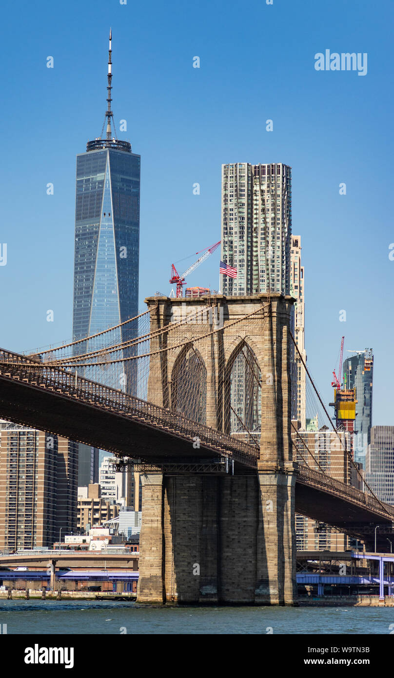 Perspective iconic brooklyn bridge hi-res stock photography and images ...
