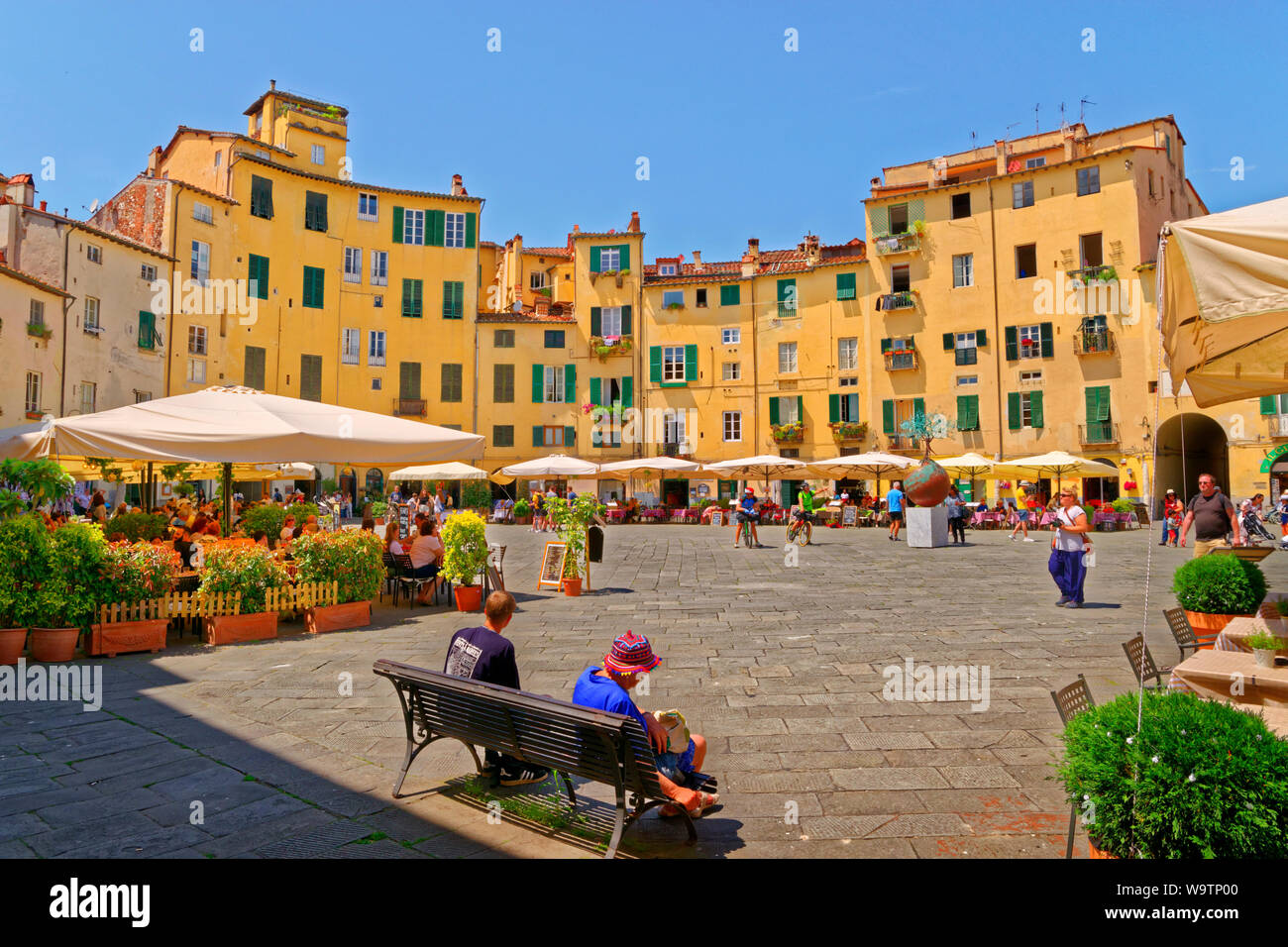 Oval square hi-res stock photography and images - Alamy