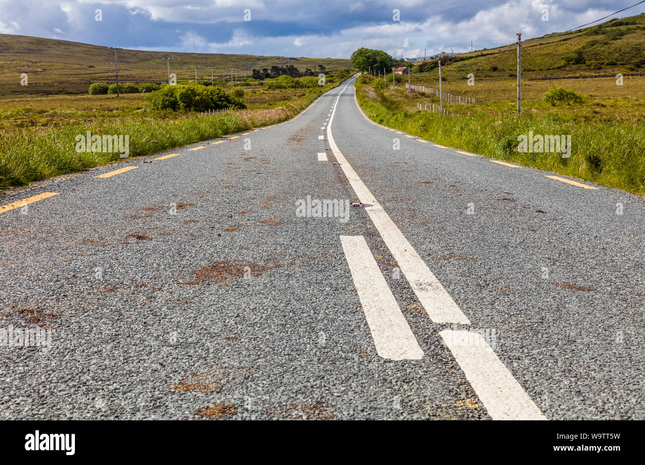 Rural paved road hi-res stock photography and images - Alamy
