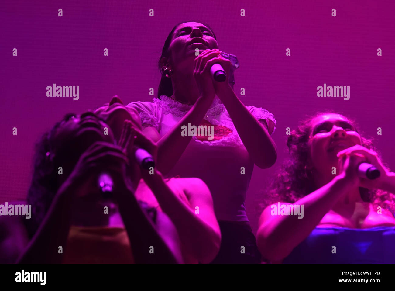 Marina singer hi-res stock photography and images - Alamy