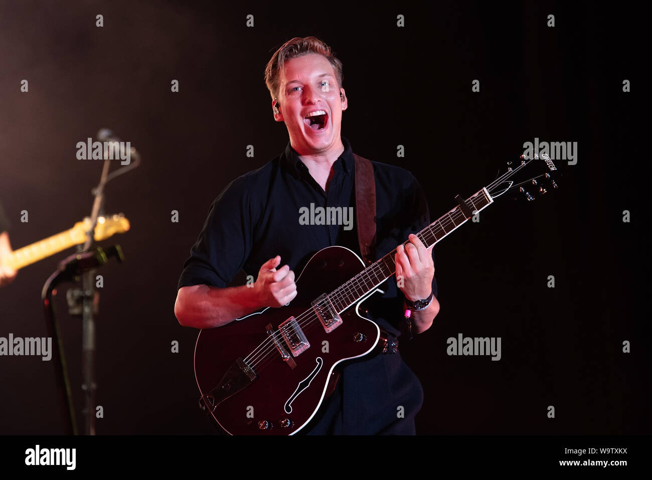 George ezra singer hi-res stock photography and images - Alamy
