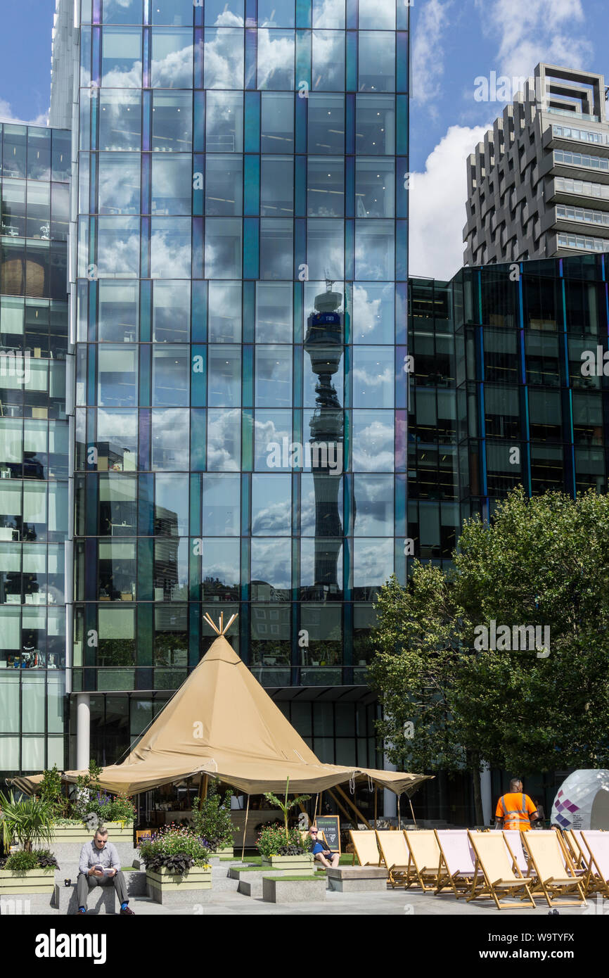 Tall glass tower block hi-res stock photography and images - Alamy