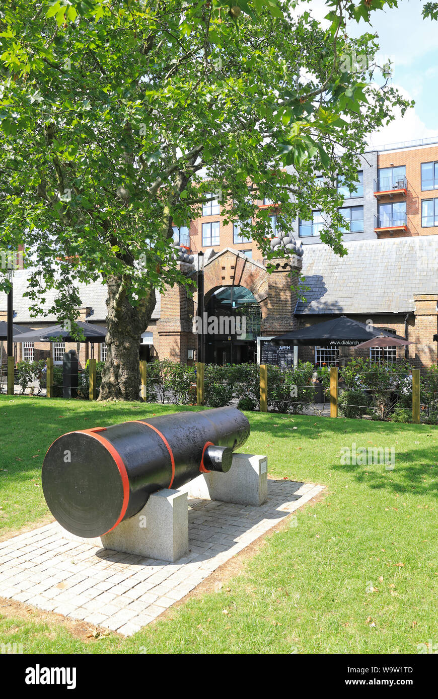 Dial arch woolwich hi-res stock photography and images - Alamy