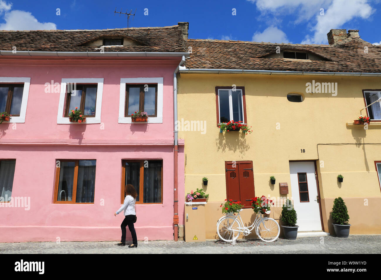 Romania houses hi-res stock photography and images - Alamy