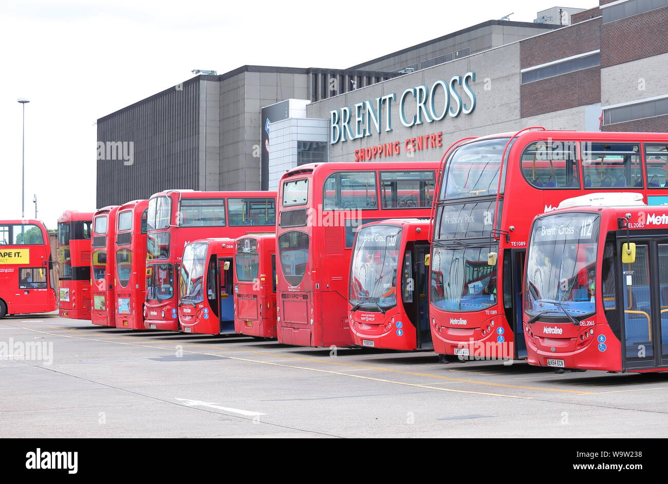 Brent cross station hi-res stock photography and images - Alamy