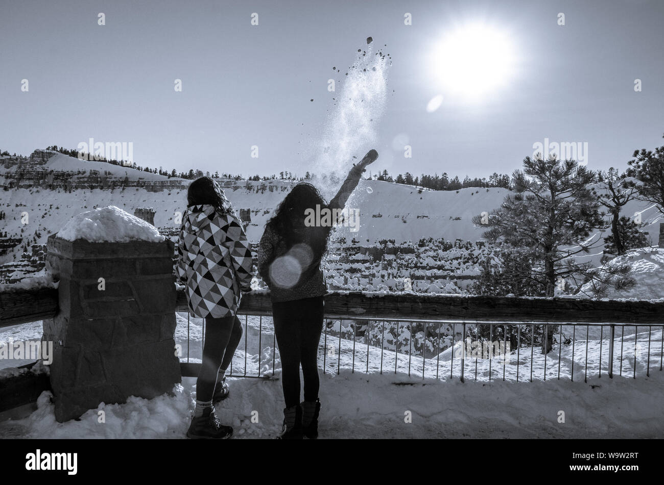 Women bonding hi-res stock photography and images - Alamy