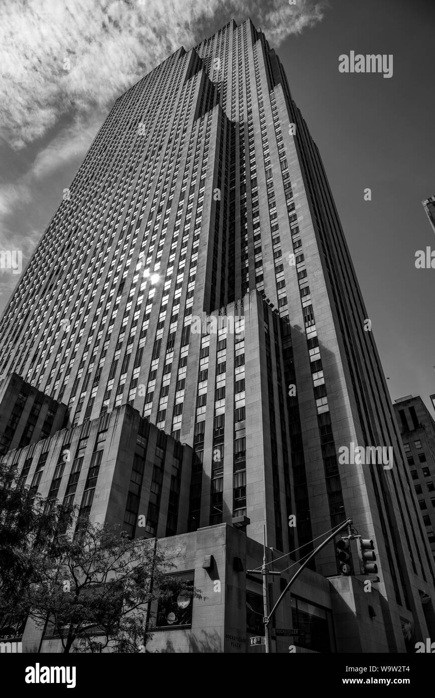 The Rockefeller Center with the Rockefeller plaza in the heart of ...