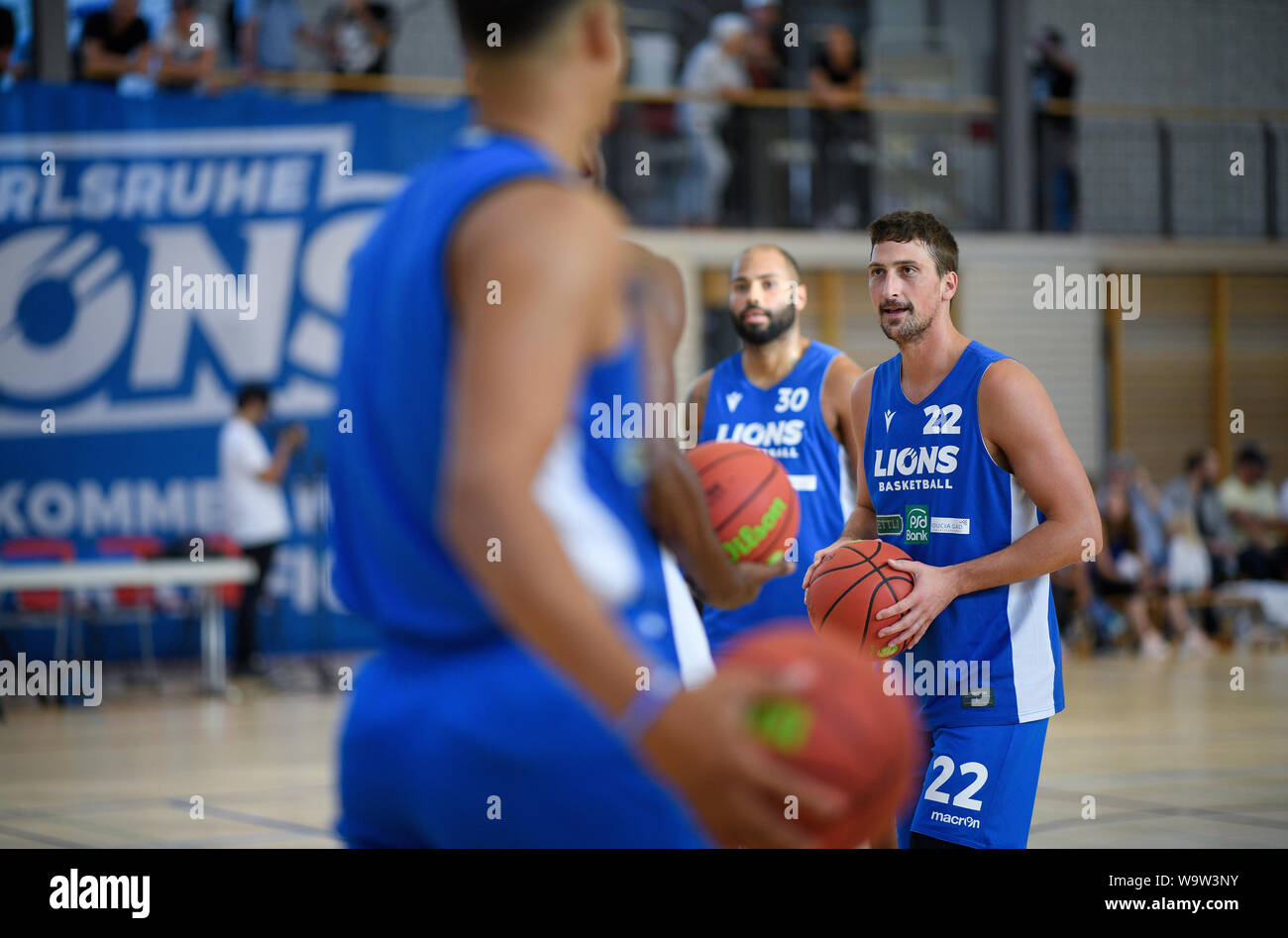 Karlsruhe, Germany. 15th Aug, 2019. Jeremy Dunbar (PSK)/r, individual ...