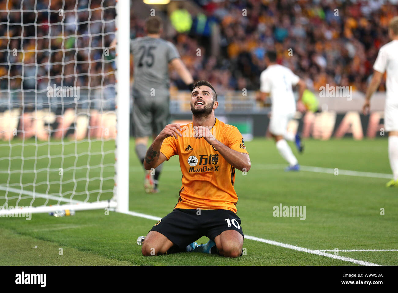 Patrick cutrone wolves hi-res stock photography and images - Alamy