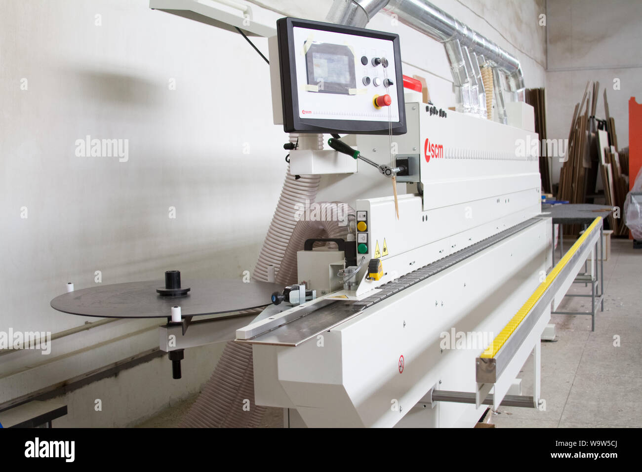 Edge bander machine hi-res stock photography and images - Alamy