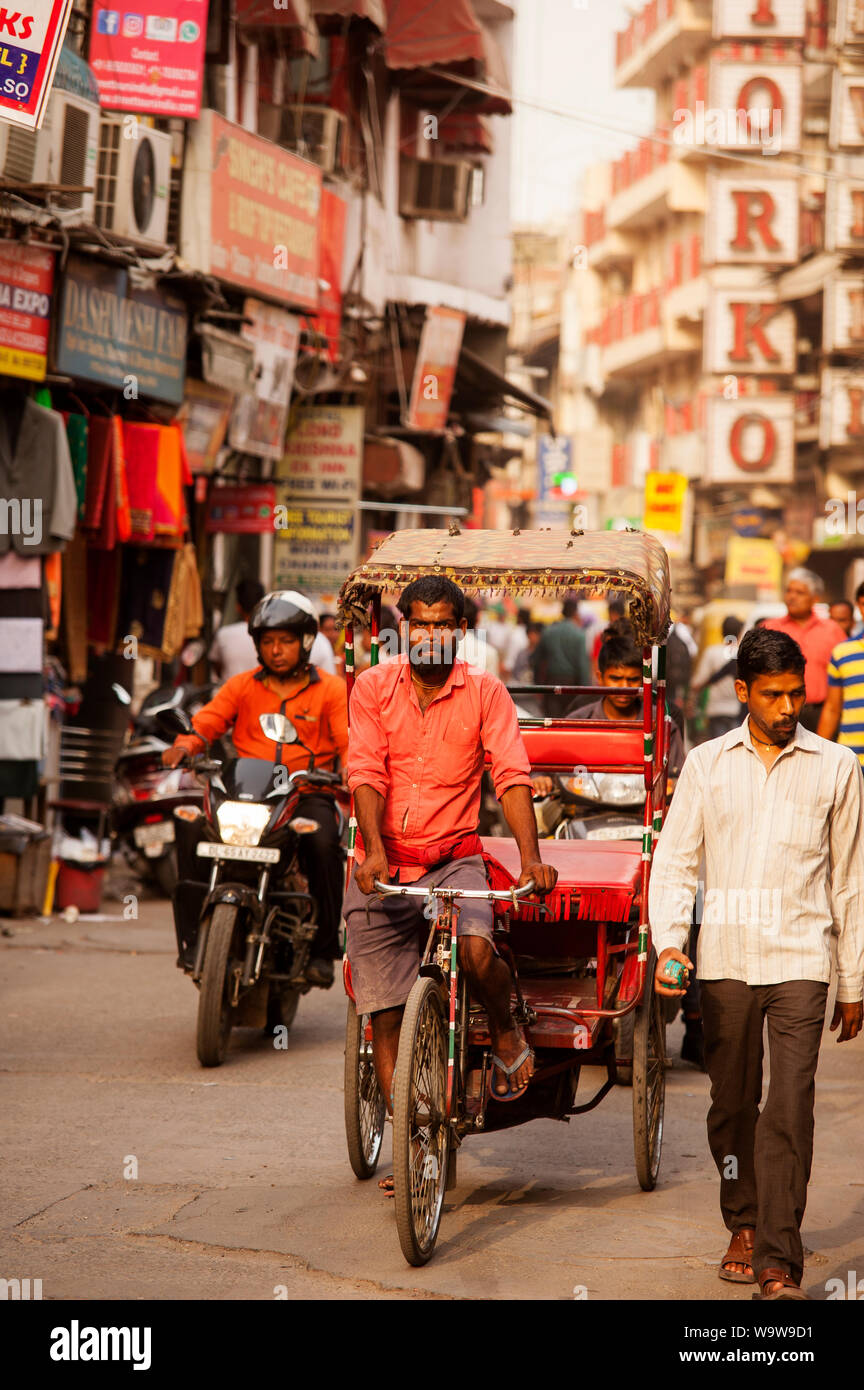 Street scene at Main Bazar Pahar Ganj, New Delhi, India Stock Photo - Alamy