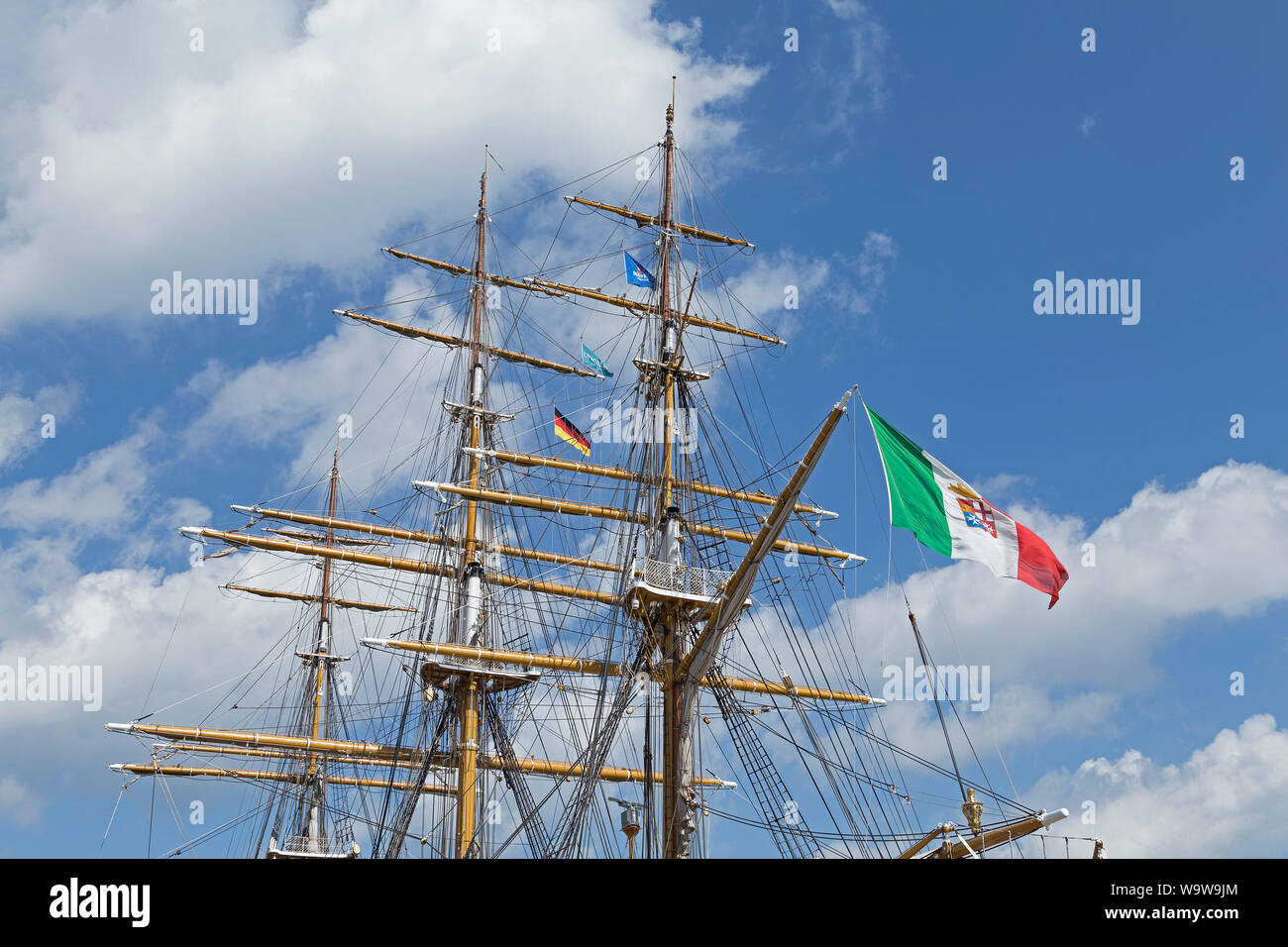 Italian boat flag hi-res stock photography and images - Alamy