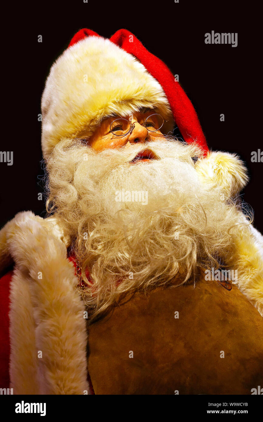 Santa claus mannequin hi-res stock photography and images - Alamy