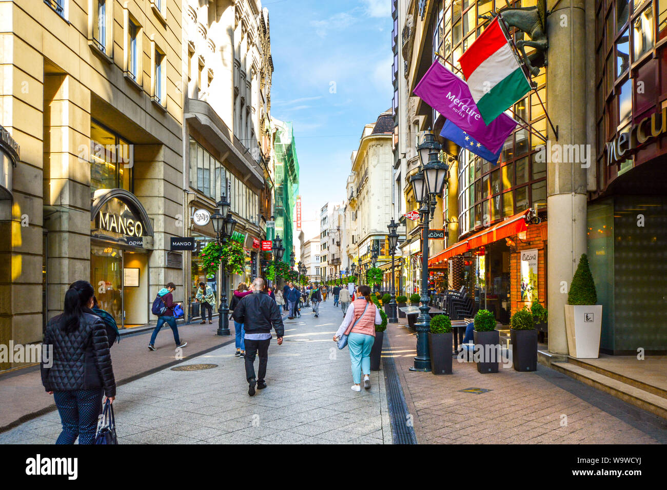 In downtown budapest hi-res stock photography and images - Alamy
