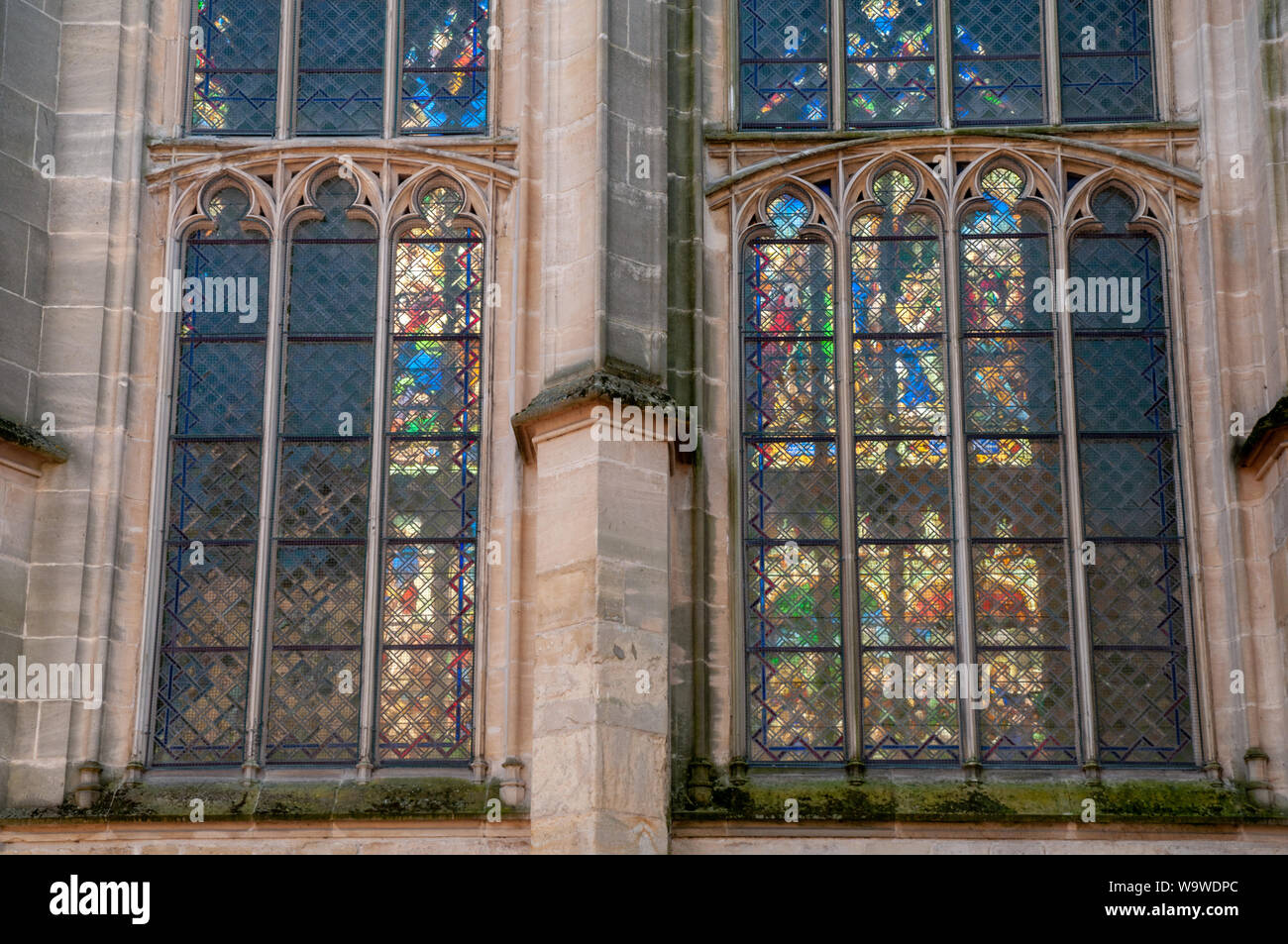 Lead glass windows hi-res stock photography and images - Alamy