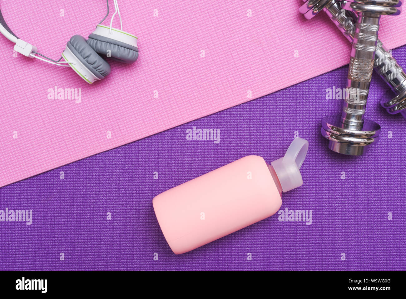 Top view fitness gym equipment hi-res stock photography and images - Alamy