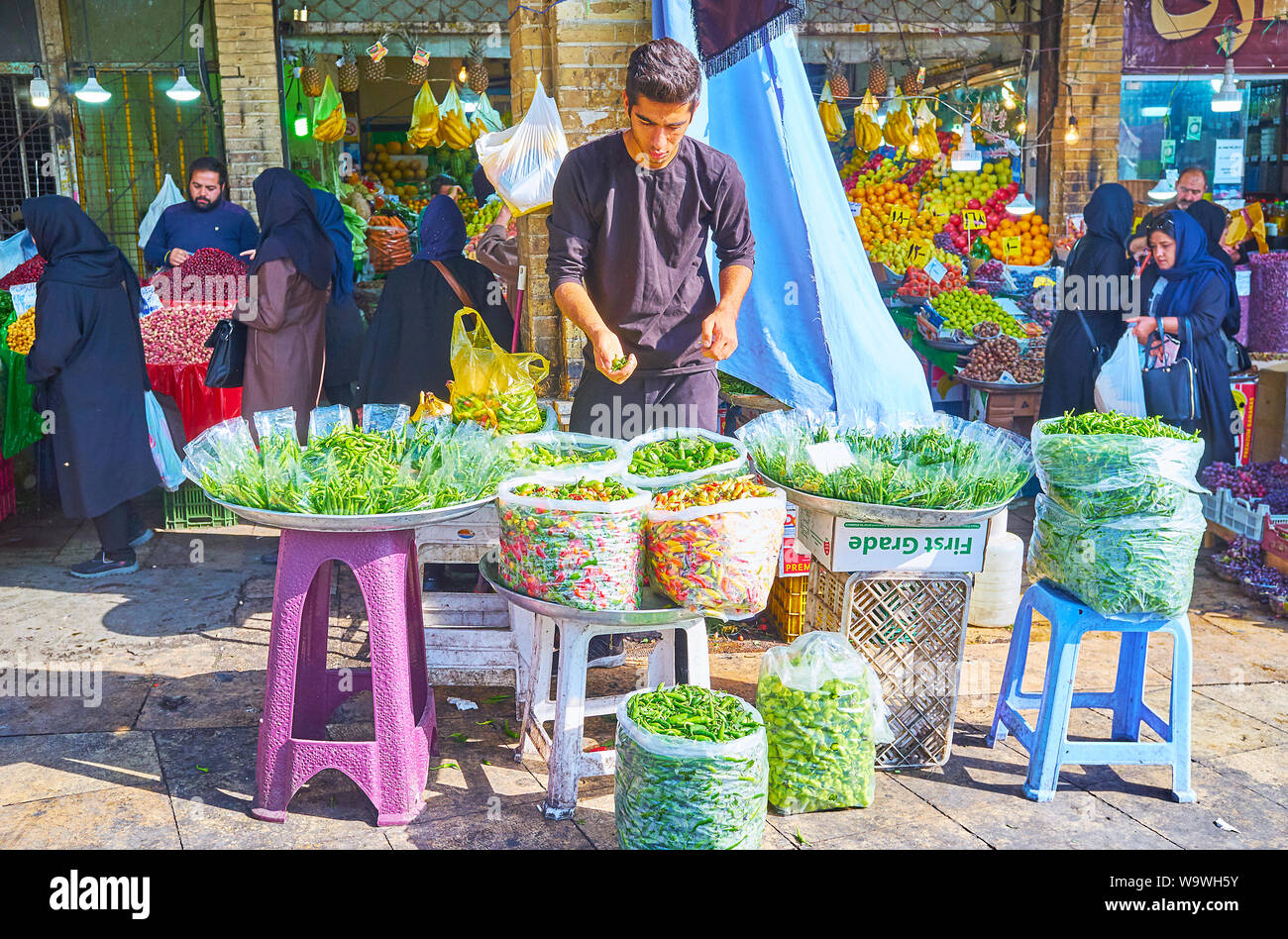 Fruit shop tehran iran middle hi-res stock photography and images - Alamy