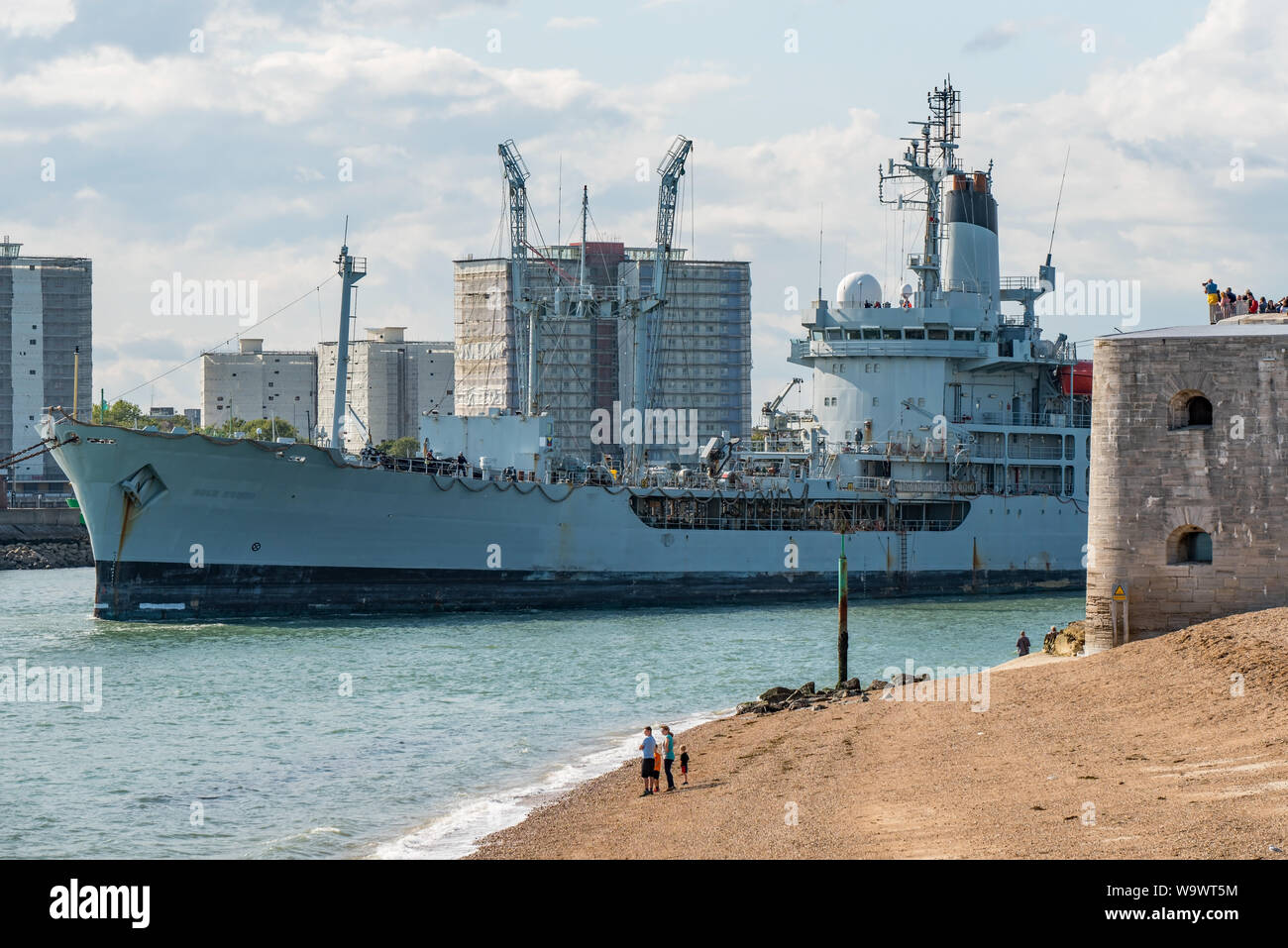 Royal fleet auxiliary replenishment tanker hi-res stock photography and ...
