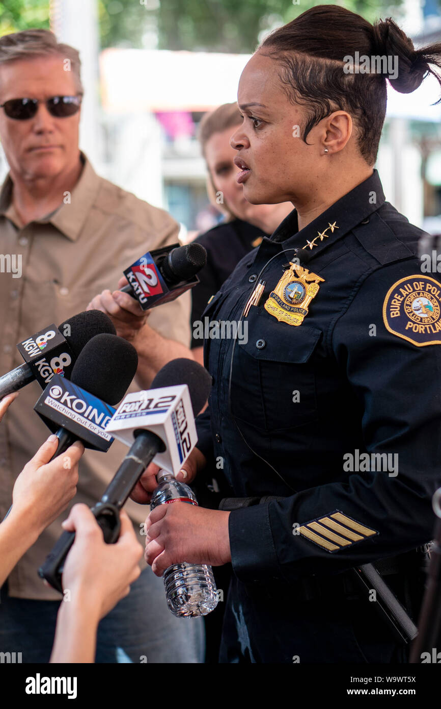 Portland police uniform hi-res stock photography and images - Alamy