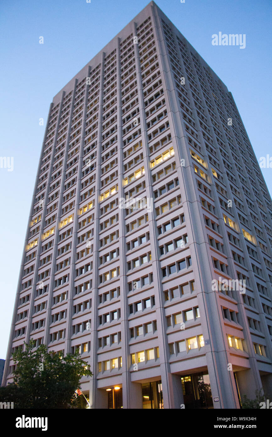 Statistics canada building hi-res stock photography and images - Alamy