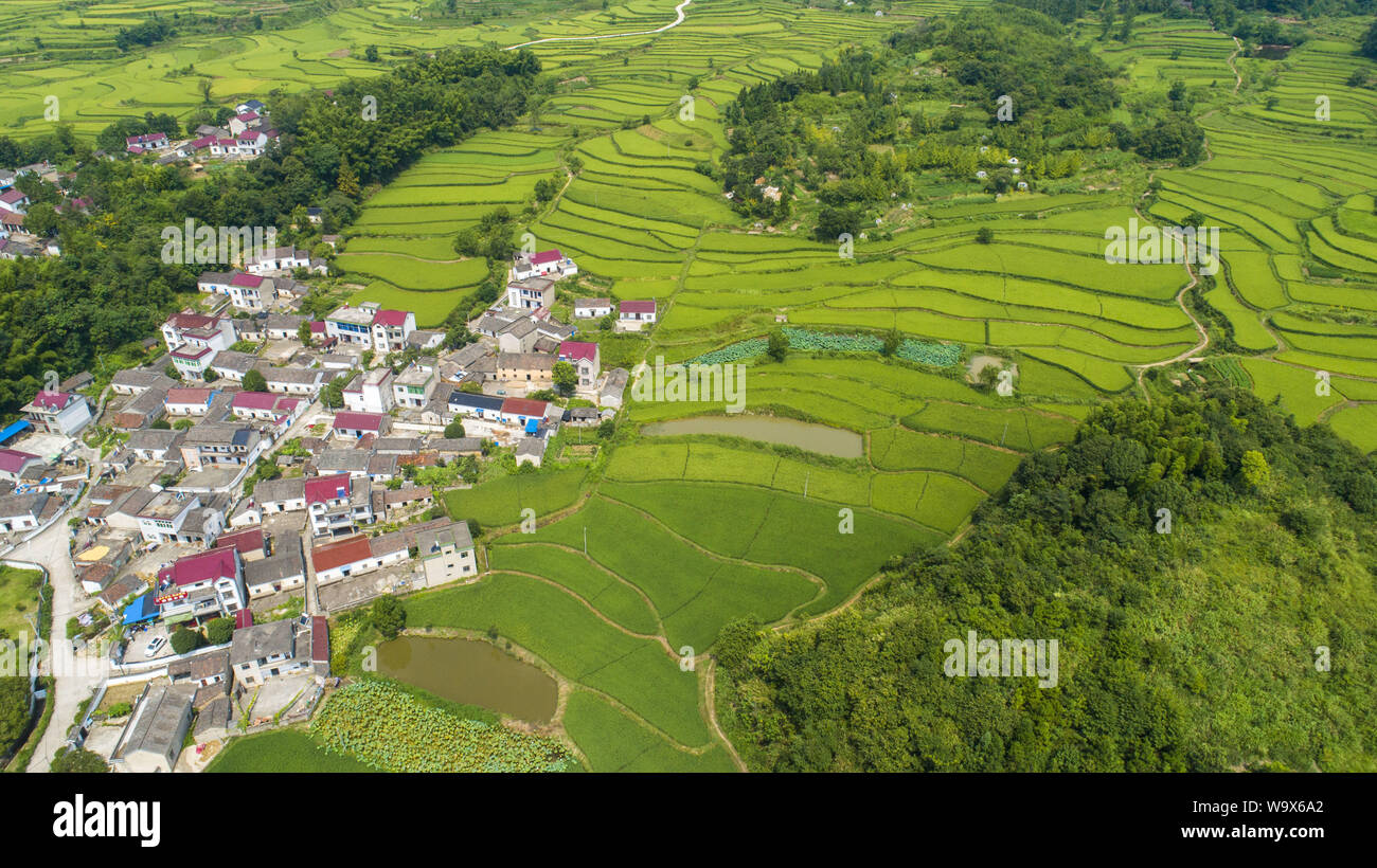 Anhui, Anhui, China. 16th Aug, 2019. Anhui, CHINA-Aerial photo shows ...