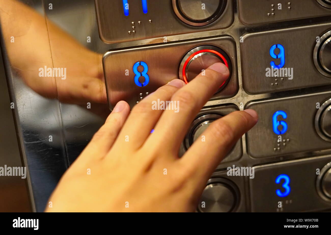 Elevator numbers hi-res stock photography and images - Alamy