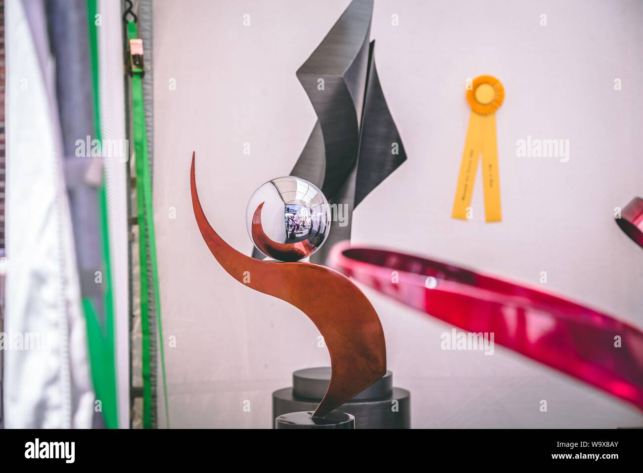 Round glass sculpture hi-res stock photography and images - Alamy