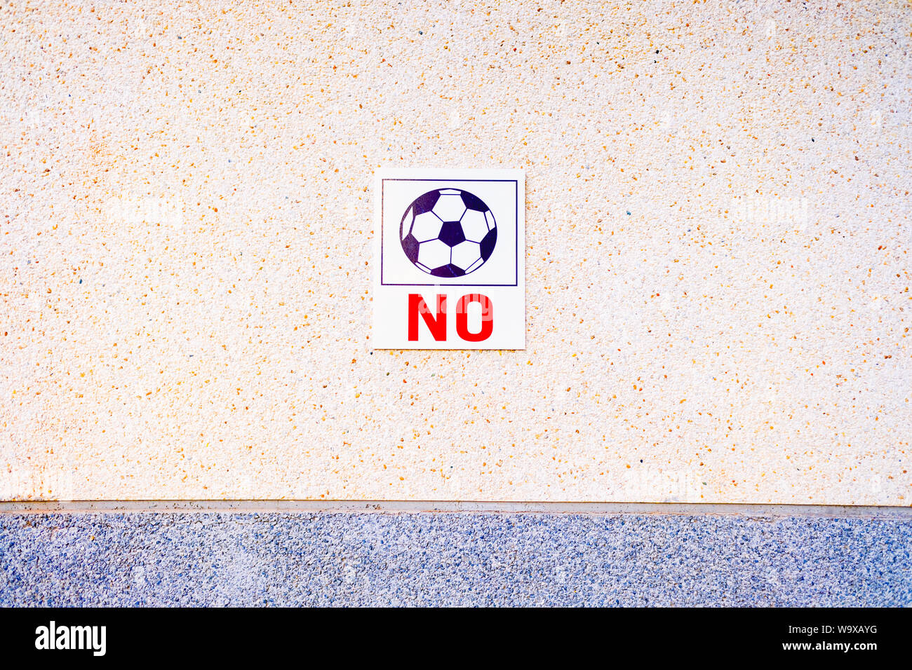 Ball games prohibited sign hi-res stock photography and images - Alamy