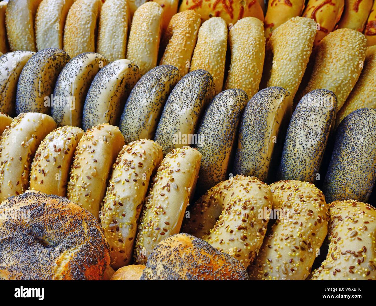 Mixed bagels in a bakery Stock Photo - Alamy