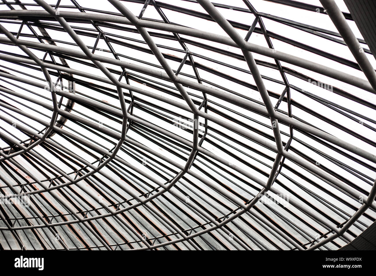 Curved glass ceiling hi-res stock photography and images - Alamy