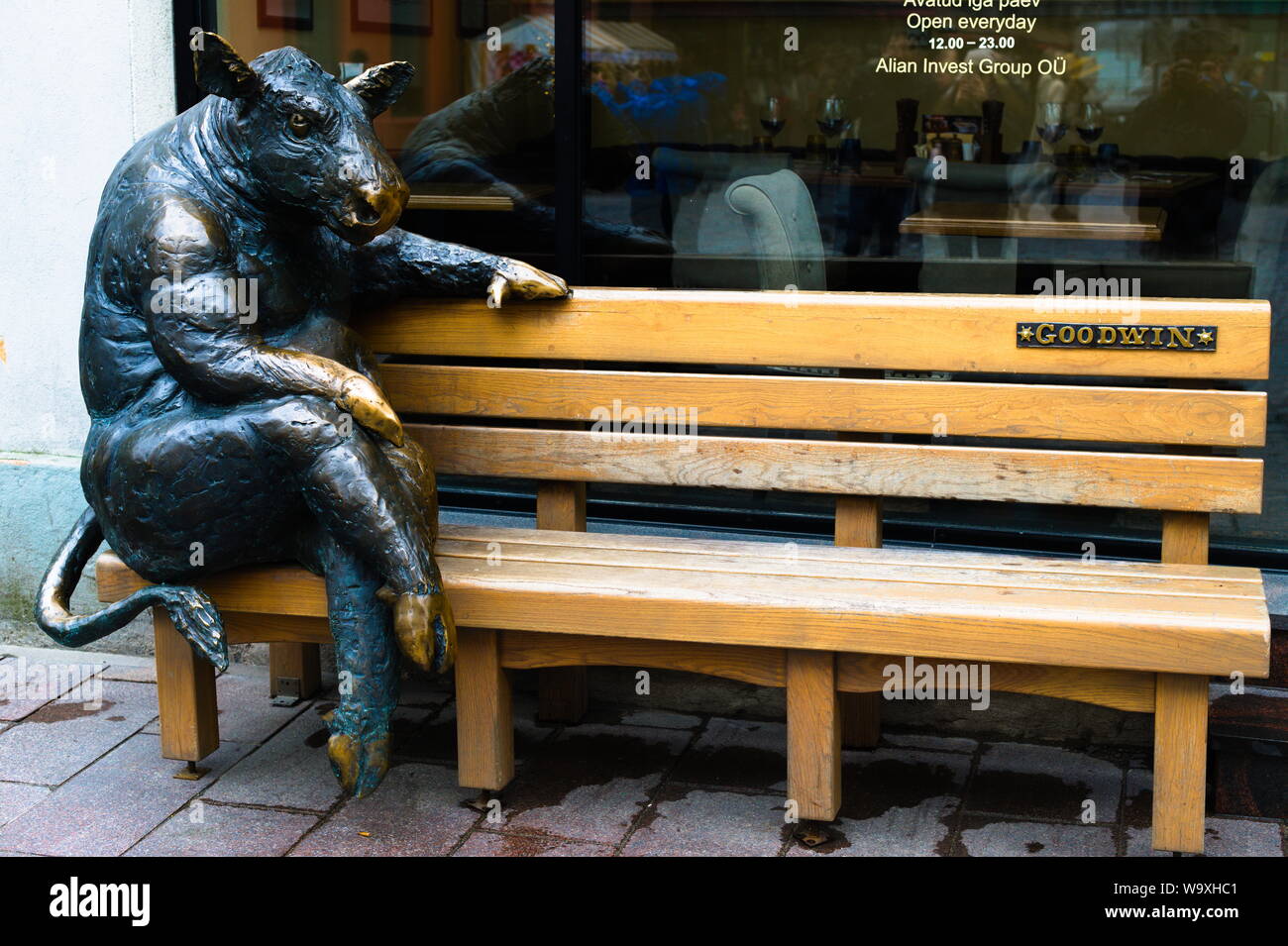 Tallinn statue hi-res stock photography and images - Alamy