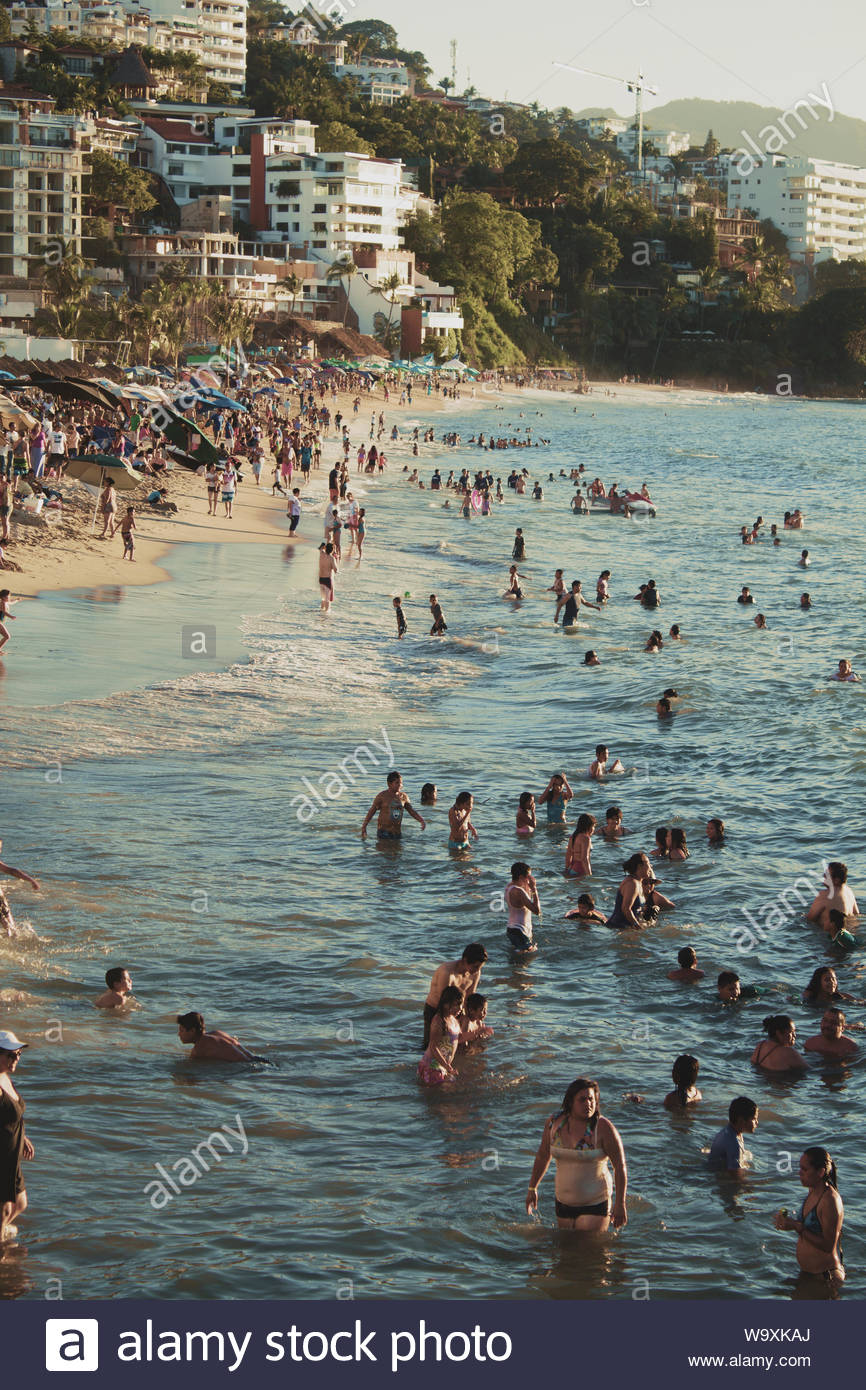 Frolicking Beach Stock Photos & Frolicking Beach Stock Images - Alamy