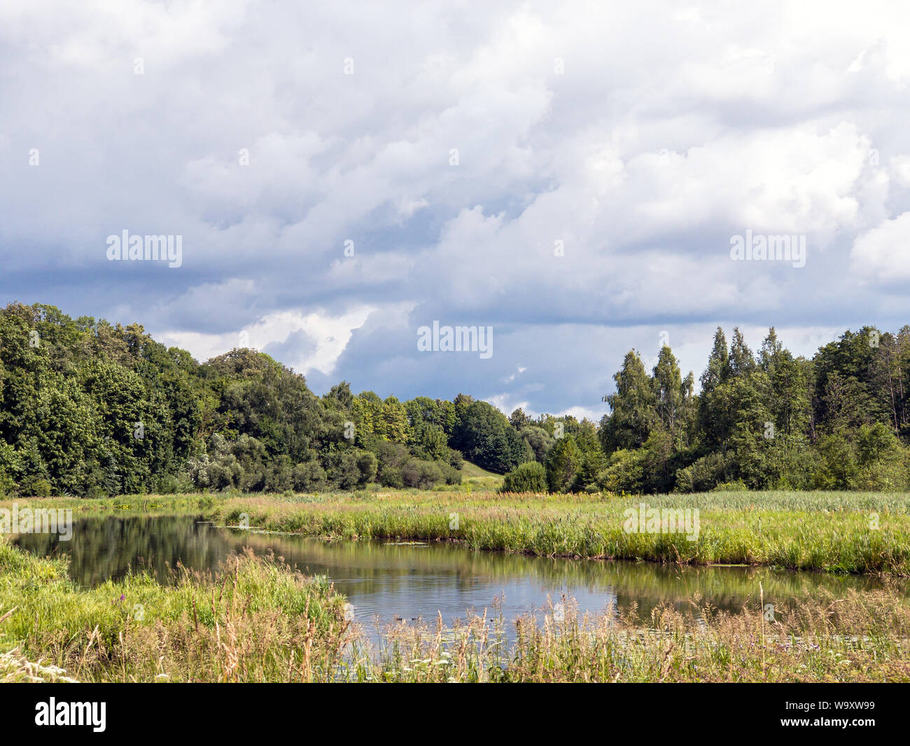 Summer landscape cloud sky hi-res stock photography and images - Alamy