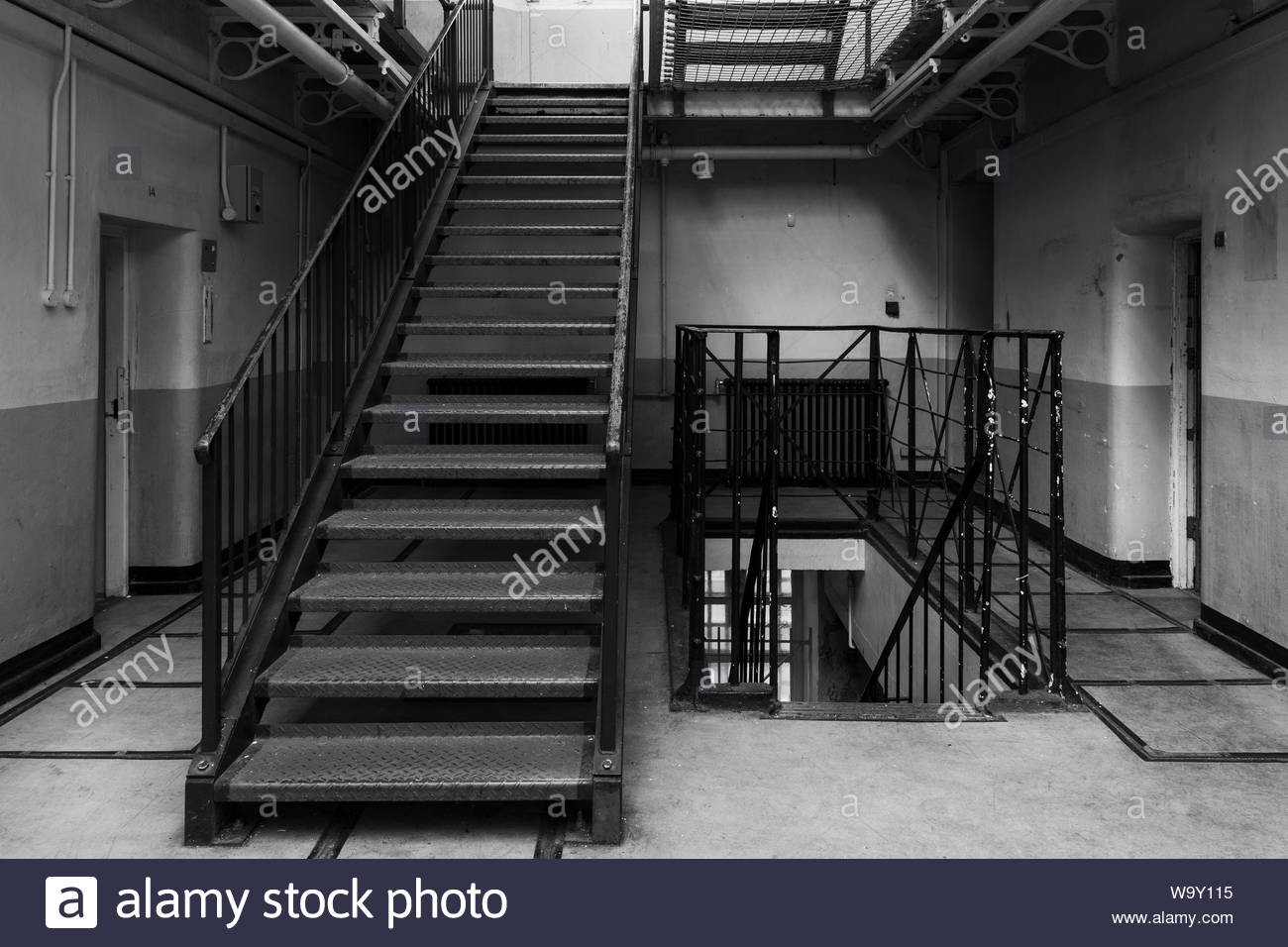 Old Fashioned Jail Stock Photos & Old Fashioned Jail Stock Images - Alamy