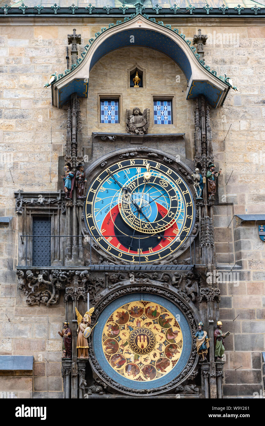 Prague Astronomical Clock in the Czech Republic is the Oldest Operating ...