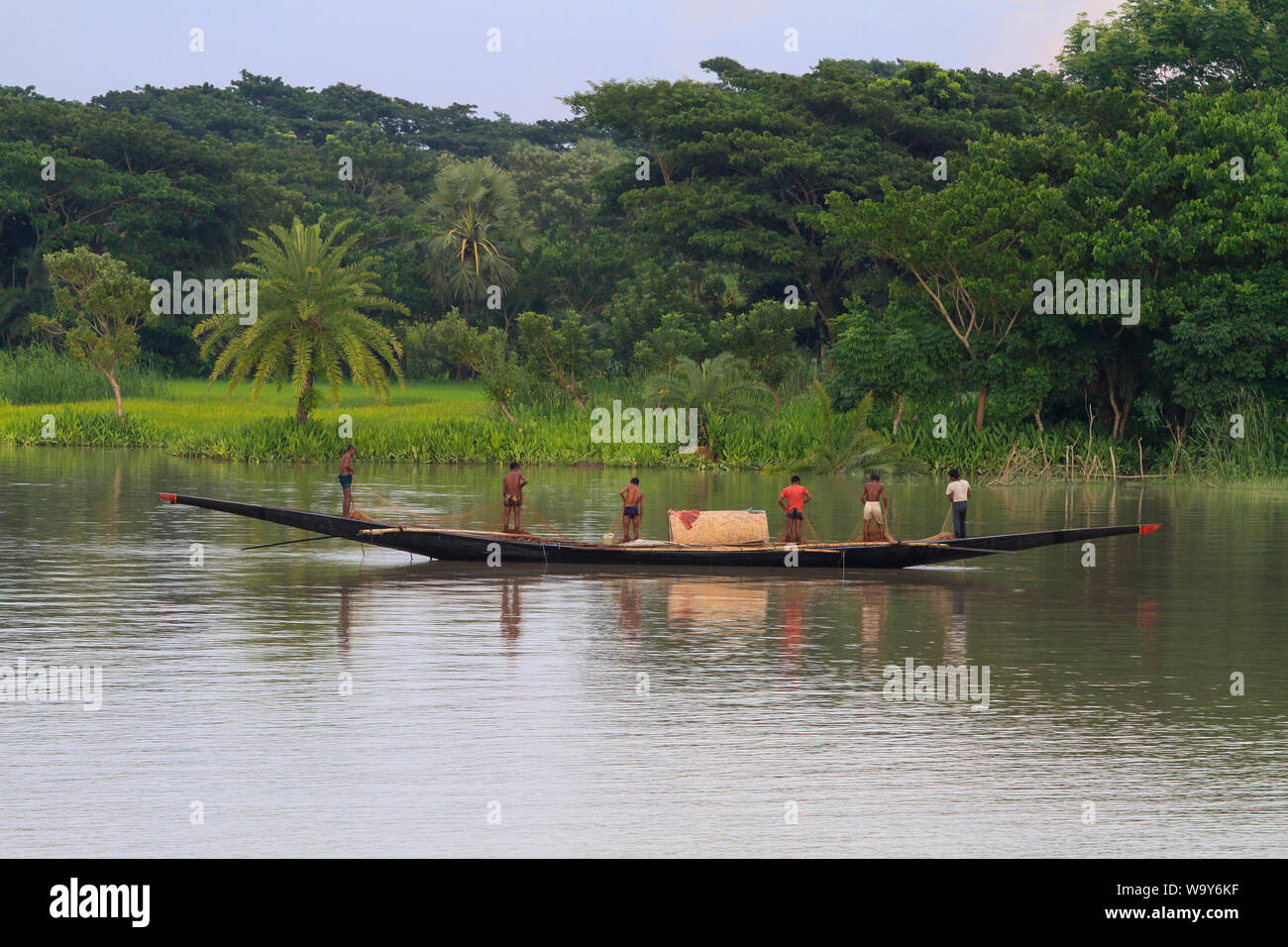 fishing on the Meghna River at Mehenduganj, Barisal, Bangladesh Stock ...
