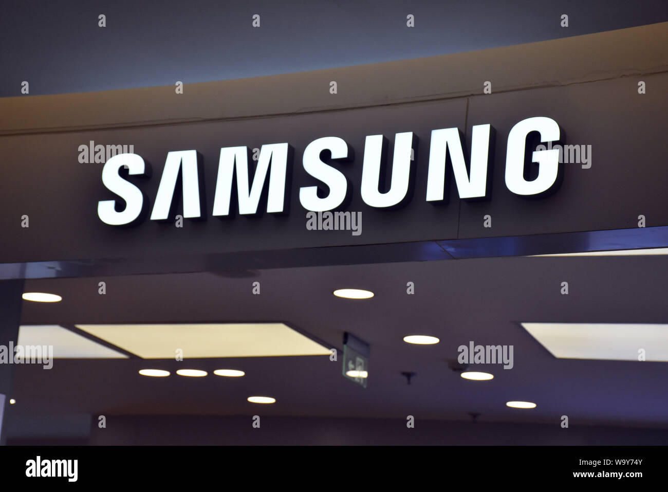 Samsung china flagship store hi-res stock photography and images - Alamy