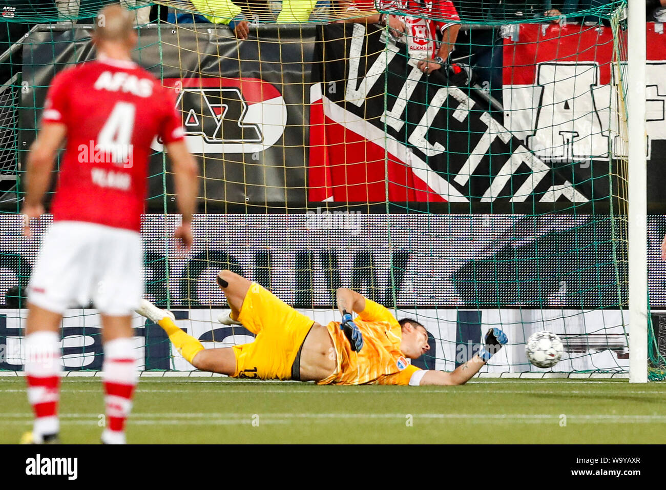 Den Haag, Netherlands. 15th Aug, 2019. DEN HAAG, 15-08-2019, Car Jeans ...