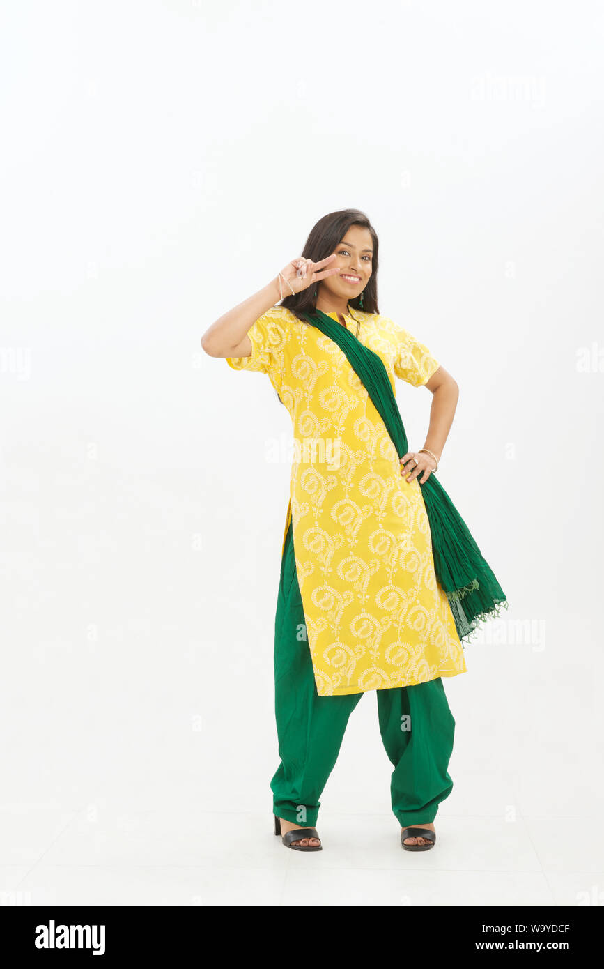 Indian Woman Dance Class High Resolution Stock Photography and Images ...
