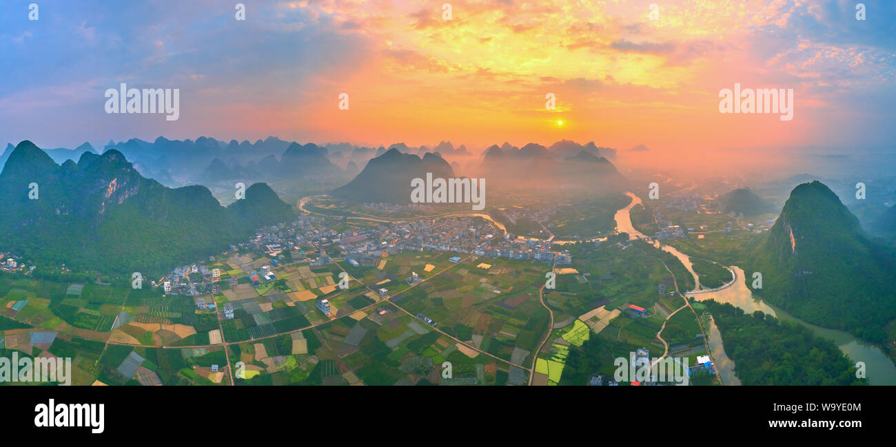 Rivers and villages hi-res stock photography and images - Alamy