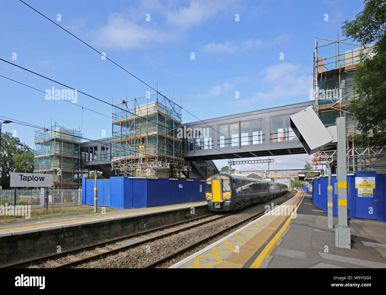 Construction of new pedestrian bridges at Taplow Station ...