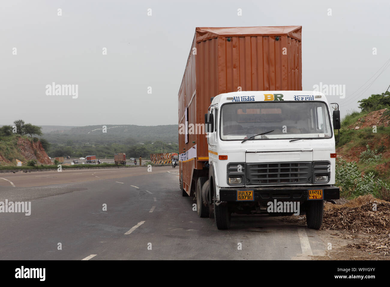 Overloaded truck hi-res stock photography and images - Alamy