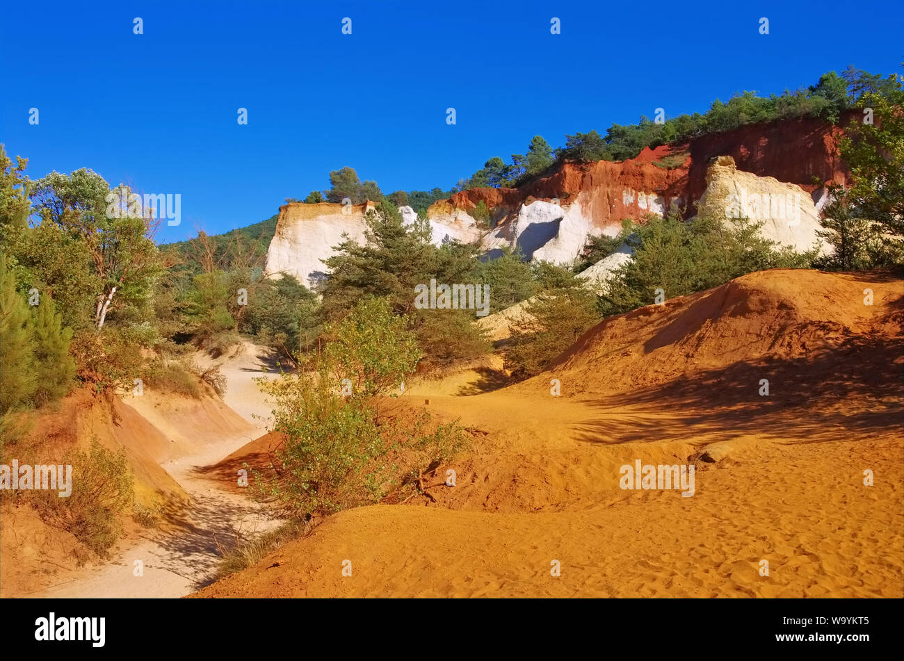 Rustel Colorado, Ochre, Luberon, Provence, France Stock Photo - Alamy